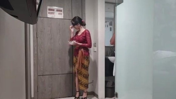 Video Mesum Wanita Kebaya Merah Diduga Kuat Direkam Di Surabaya